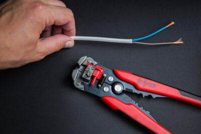 What is a Automatic Wire Stripper? How Do You Use It? - ULTRICS