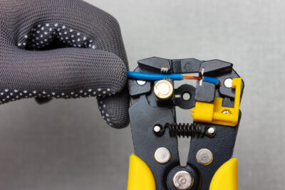 What is a Automatic Wire Stripper? How Do You Use It? - ULTRICS